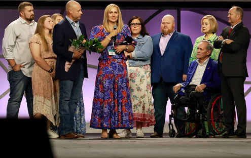 Plexus Worldwide® honors Celeste Gwynn and Jana Hooten with top award ...