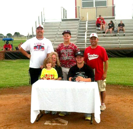 Trenton's Cody Lambright signs with Crowley's Ridge College - North ...