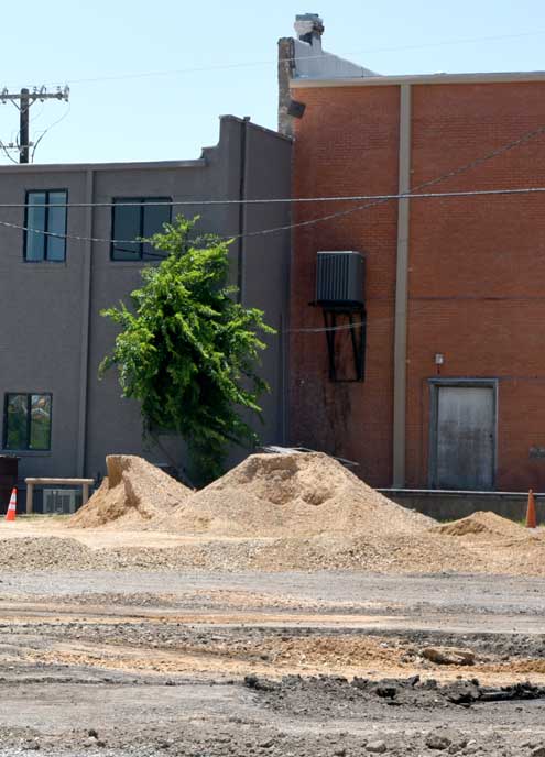 City of Bonham paves parking lot at corner of Chestnut Street and Sam ...