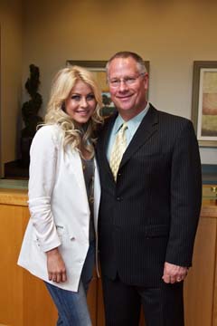 Julianne Hough lends hand to UNT - North Texas e-News